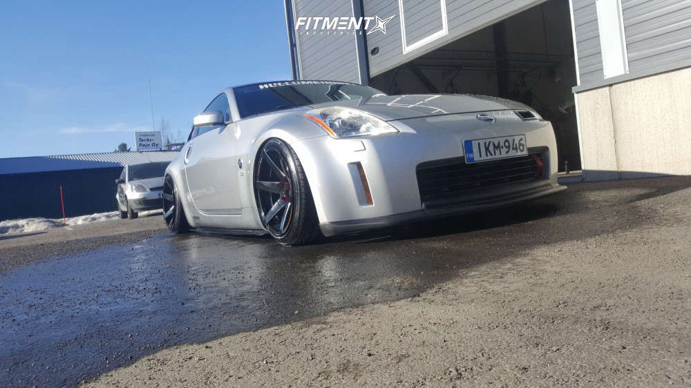 2005 Nissan 350Z Touring with 18x9.5 Cosmis Racing S1 and Triangle ...