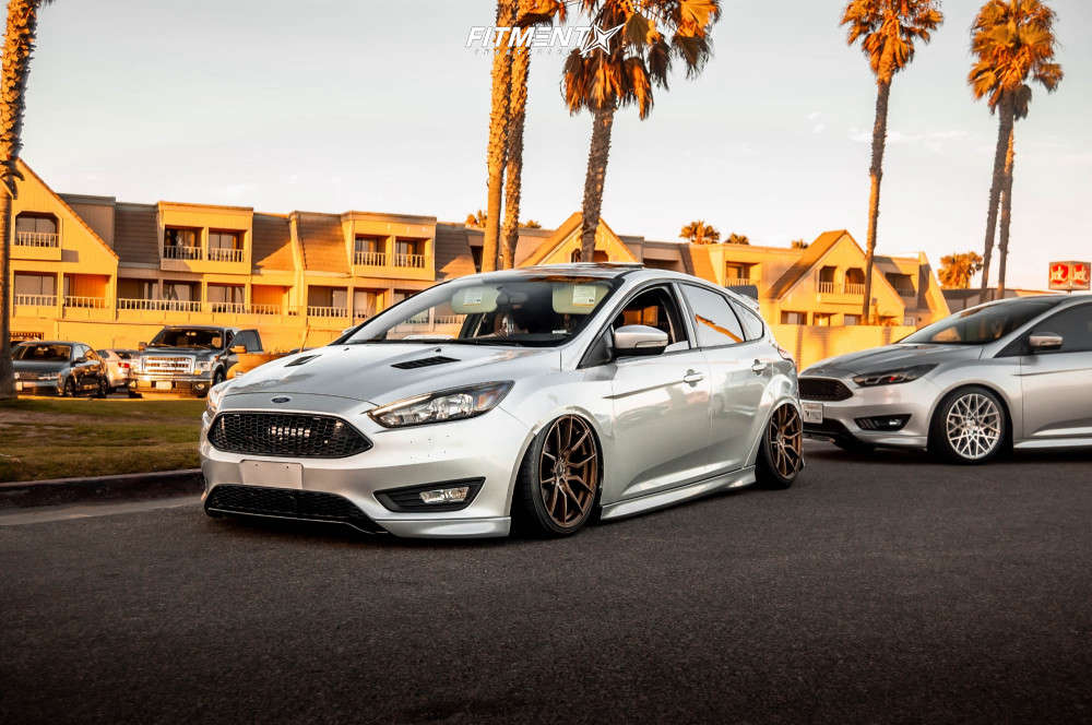 Option Lab R716 18x8.5 40 Bronze | L16-88551-40-MBZ | Fitment Industries