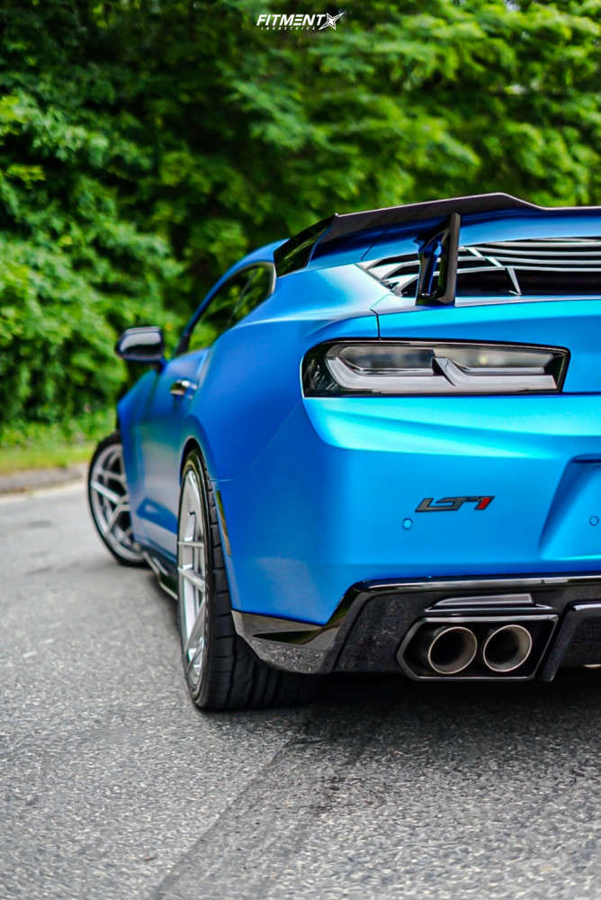 2016 Chevrolet Camaro SS with 20x10 Rohana Rfx11 and Nitto 285x30 on ...