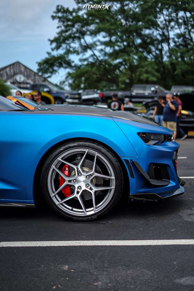 2016 Chevrolet Camaro SS with 20x10 Rohana Rfx11 and Nitto 285x30 on ...