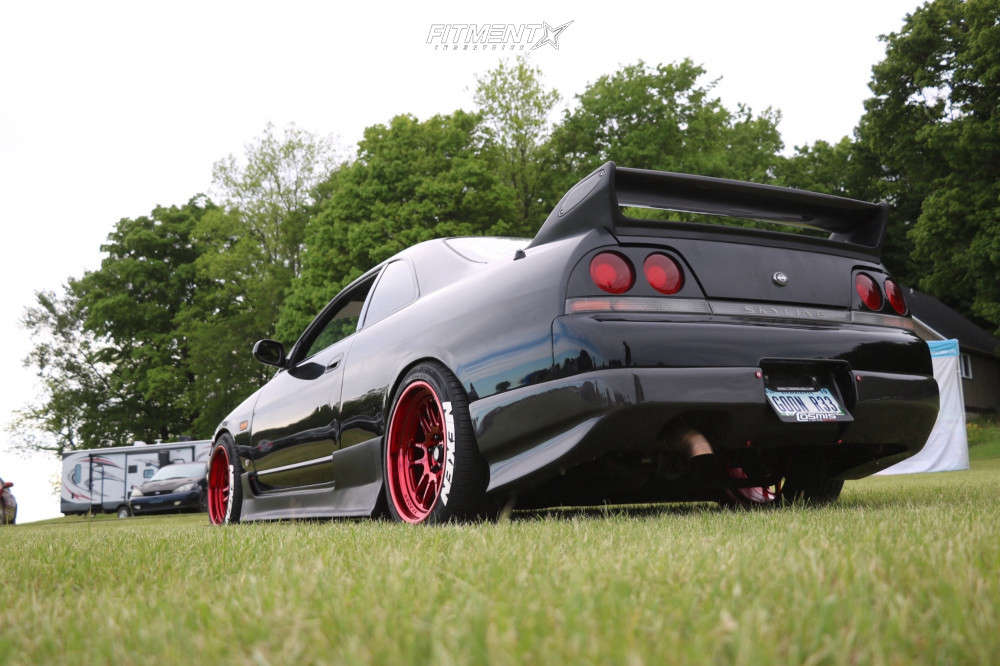 1993 Nissan Skyline R33 Base with 17x9 Cosmis Racing XT-206R and ...