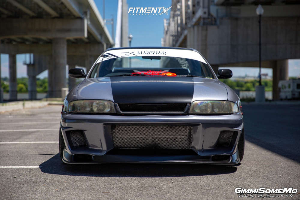 1993 Nissan Skyline R33 Base with 17x9 Cosmis Racing XT-206R and ...