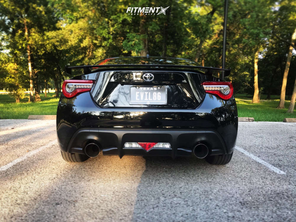 2019 Toyota 86 GT with 17x7.5 Liquid Metal Shift and Michelin 215x45 on ...