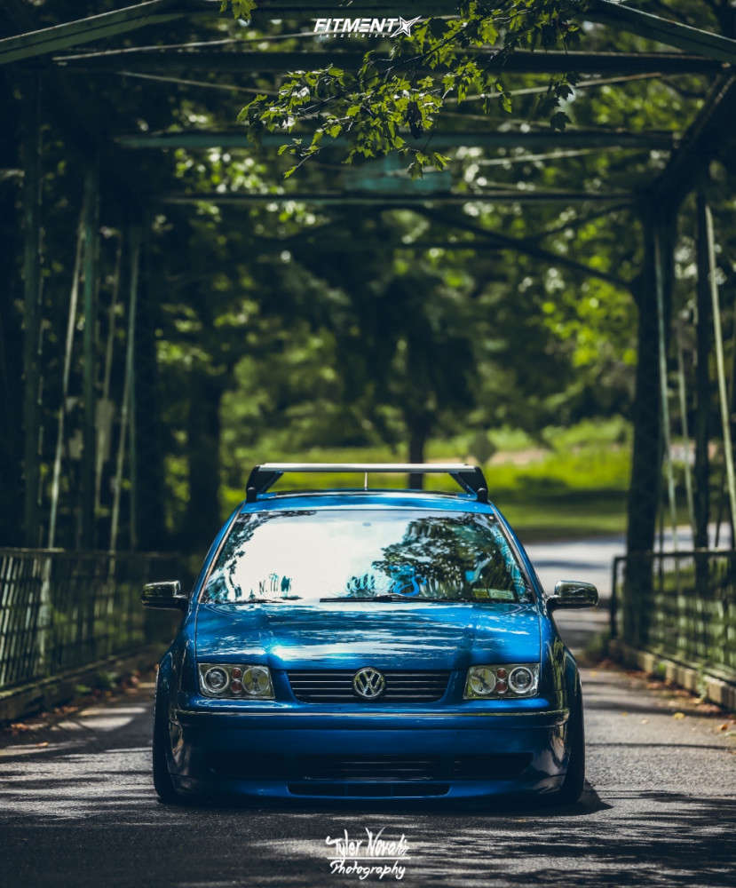 2004 Volkswagen Jetta GLI 1.8T 4dr Sedan (1.8L 4cyl Turbo 6M) with 18x9 ...