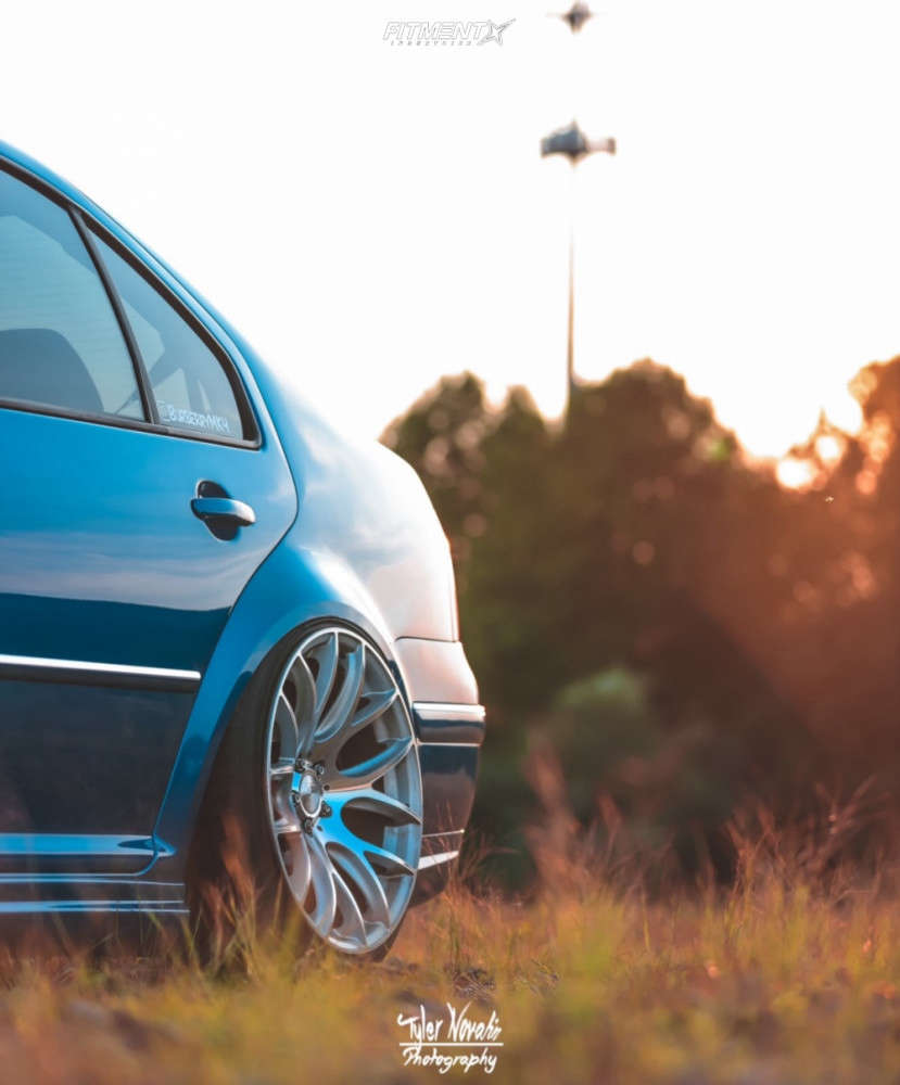 2004 Volkswagen Jetta GLI 1.8T 4dr Sedan (1.8L 4cyl Turbo 6M) with 18x9 ...