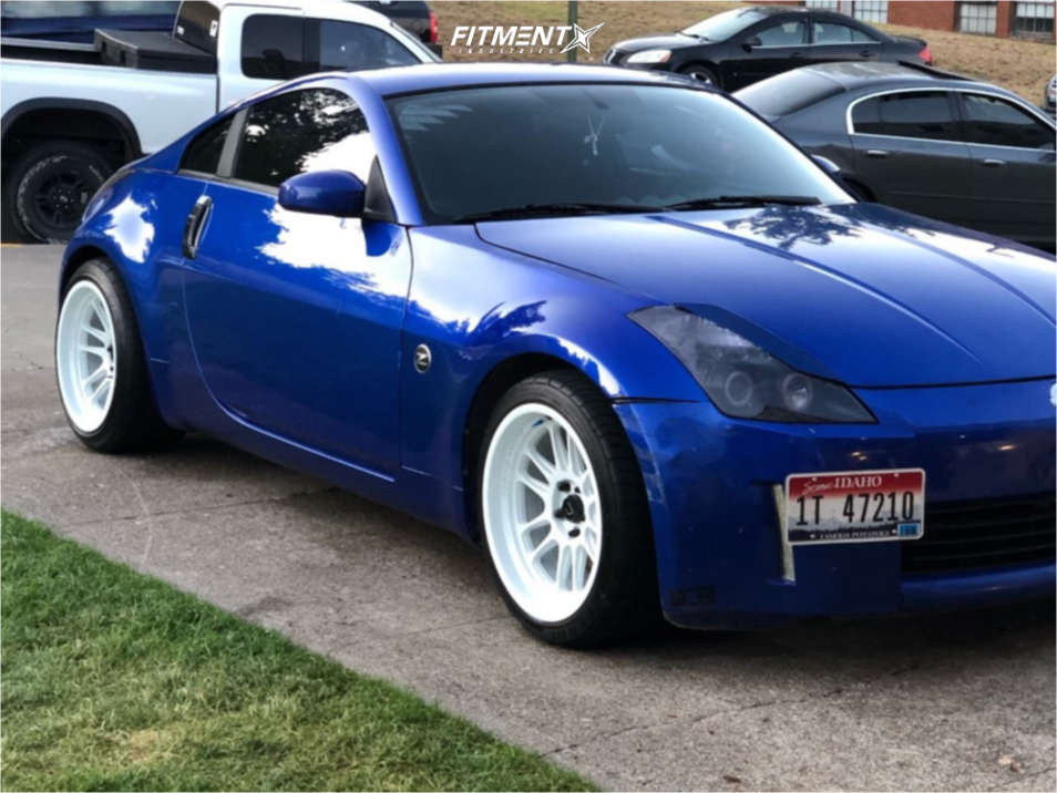 2004 Nissan 350Z Enthusiast with 18x9.5 Cosmis Racing XT-206R and ...