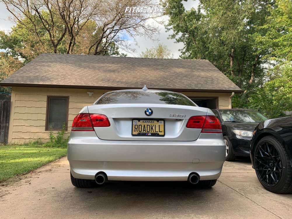 2009 BMW 335i Base with 19x8.5 ESR Sr01 and Michelin 225x35 on Stock ...