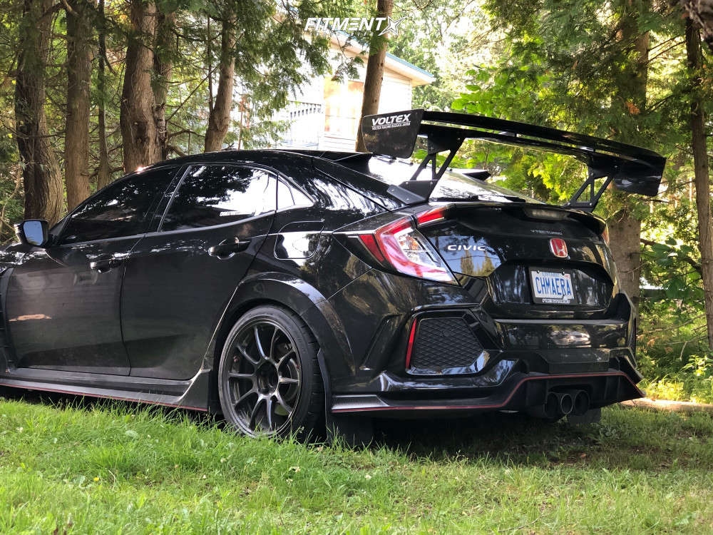 2018 Honda Civic Type R with 18x9.5 Volk Ze40 and Dunlop 265x35 on ...