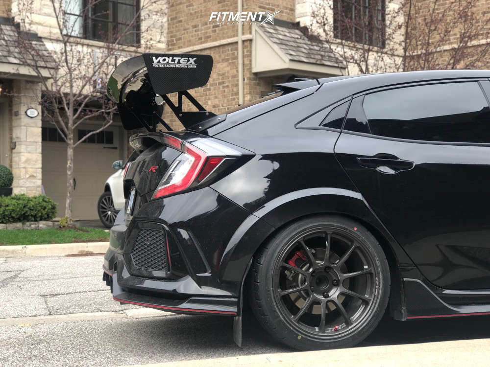 2018 Honda Civic Type R with 18x9.5 Volk Ze40 and Dunlop 265x35 on ...