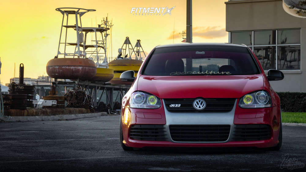 2008 Volkswagen R32 Base with 18x9 CCW Classic 5 and Falken 215x40 on ...