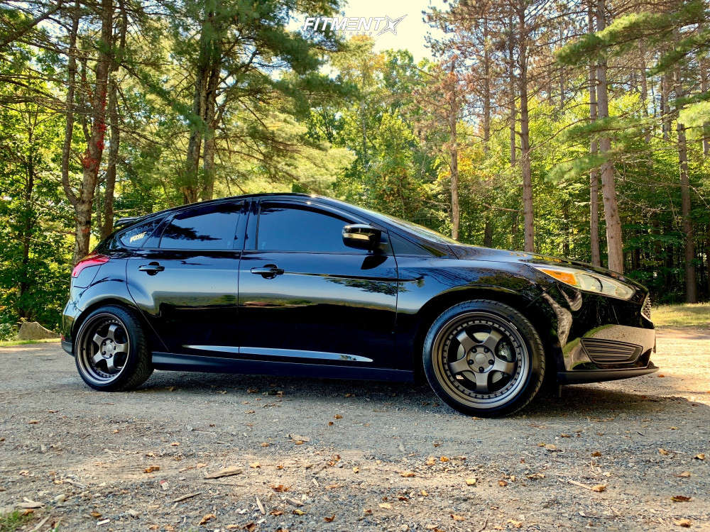 2018 Ford Focus SE with 18x9.5 ESR Sr06 and Riken 225x40 on Lowering Springs | 800498 | Fitment ...
