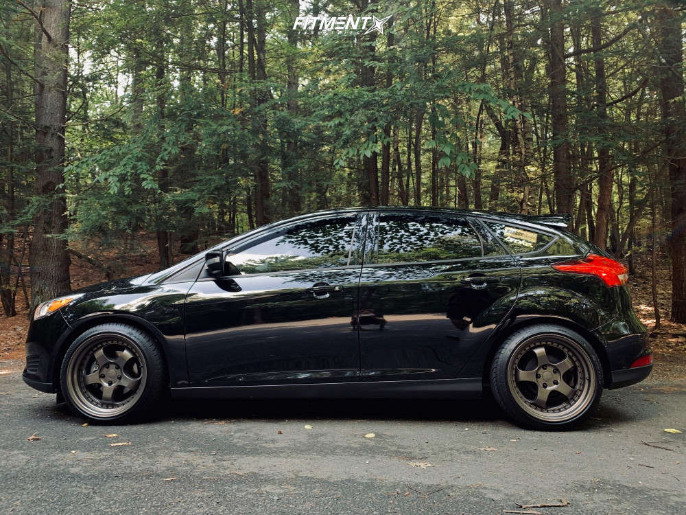 2018 Ford Focus SE with 18x9.5 ESR Sr06 and Riken 225x40 on Lowering Springs | 800498 | Fitment ...