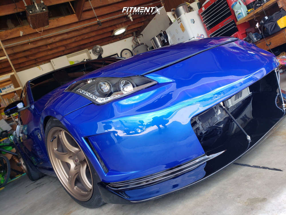 2005 Nissan 350Z Base with 18x9.5 Gram Lights 57cr and Hankook 245x40 ...