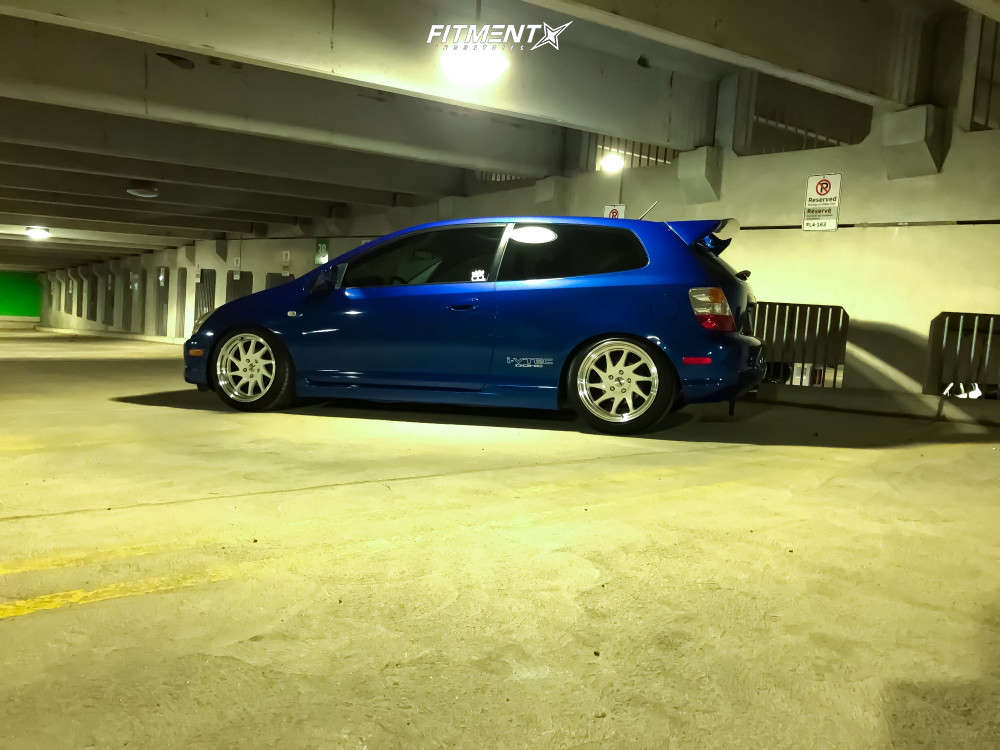 2004 Honda Civic SiR with 17x9 Whistler Kr7 and Kumho 225x45 on ...
