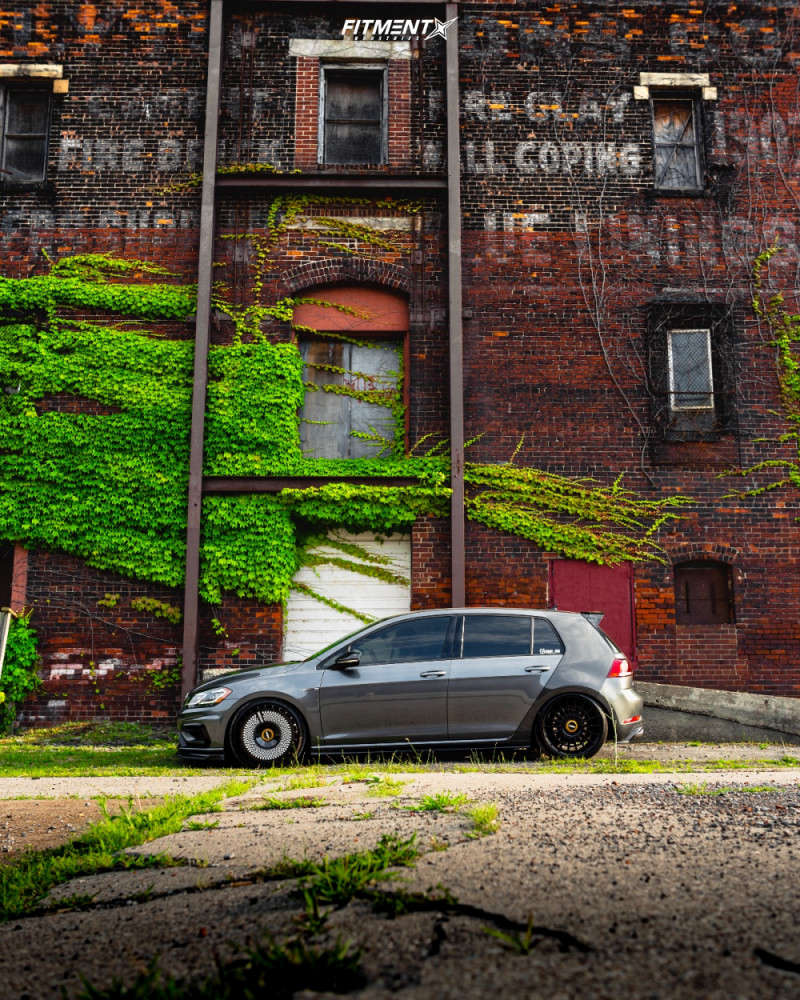 2019 Volkswagen Golf R Base with 19x8.5 Rotiform Las-r and Continental ...