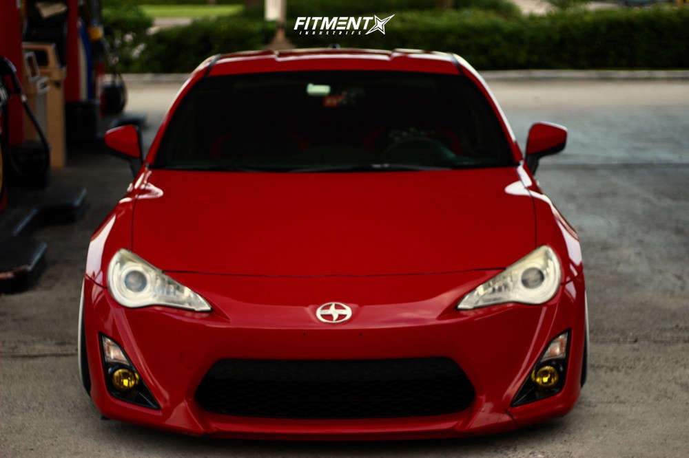2013 Scion FR-S Base with 18x9.5 ESR Sr01 and Federal 215x35 on ...