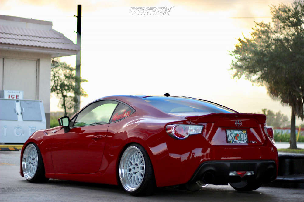 2013 Scion FR-S Base with 18x9.5 ESR Sr01 and Federal 215x35 on ...