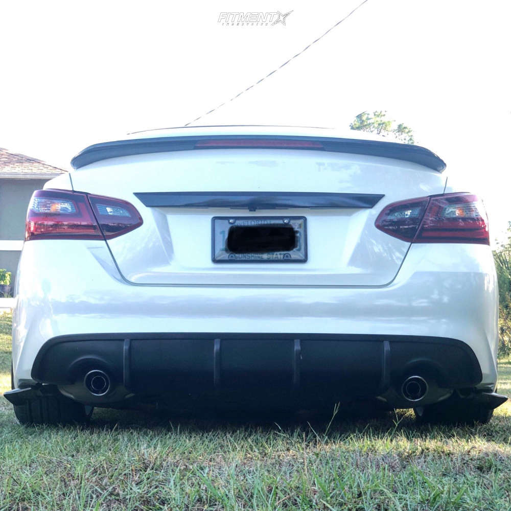 2017 Nissan Altima SR with 20x10 Ferrada FR2 and Delinte 235x35 on Air ...