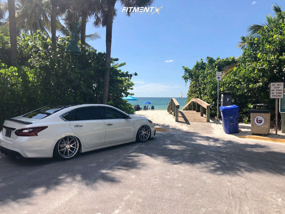 2017 Nissan Altima SR with 20x10 Ferrada FR2 and Delinte 235x35 on Air ...