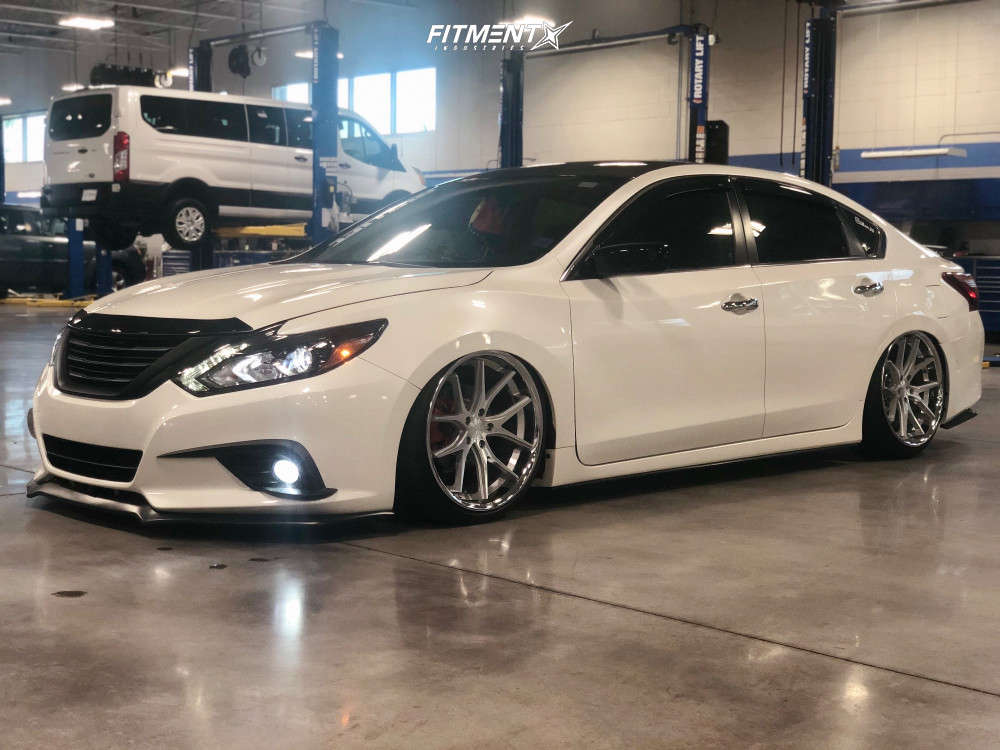 2017 Nissan Altima SR with 20x10 Ferrada FR2 and Delinte 235x35 on Air ...