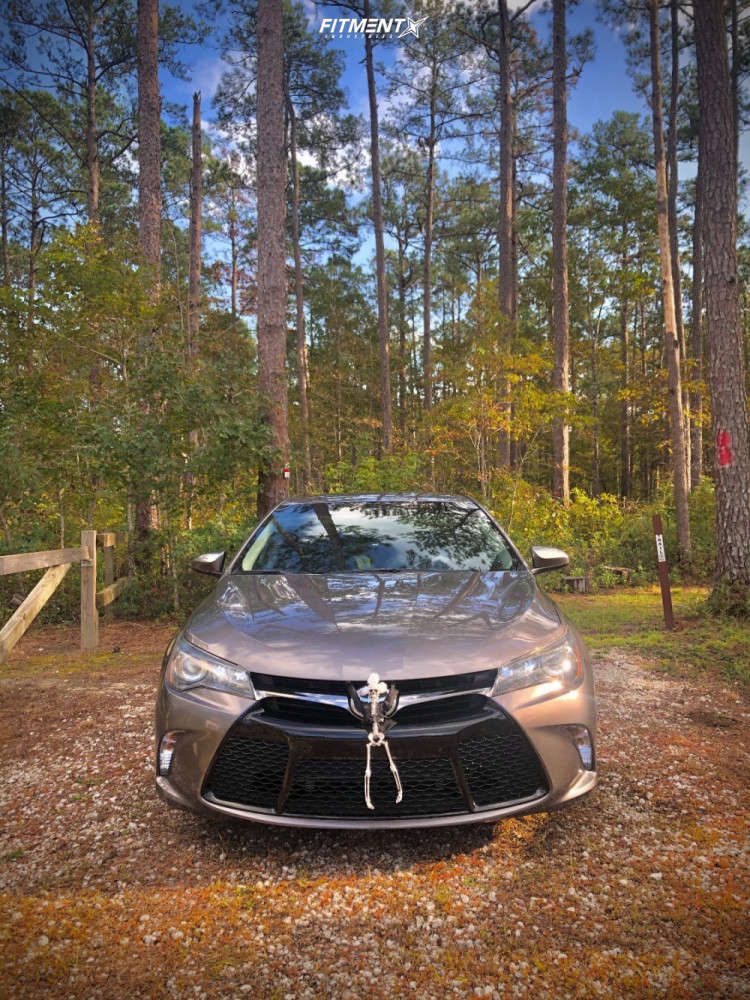 2017 Toyota Camry SE with 19x8.5 Rotiform Blq and Toyo Tires 245x40 on ...