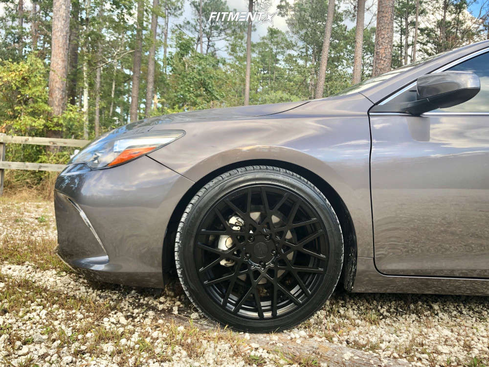 2017 Toyota Camry SE with 19x8.5 Rotiform Blq and Toyo Tires 245x40 on ...