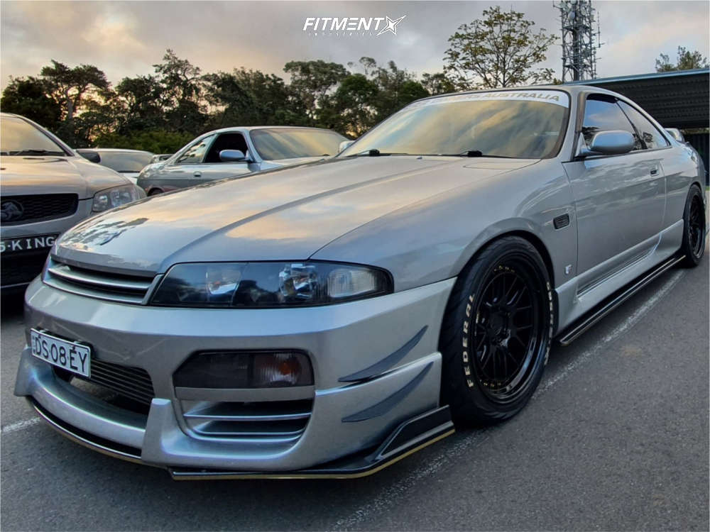 1996 Nissan Skyline R33 Base with 18x9.5 Aodhan DS06 and Federal 265x35 ...