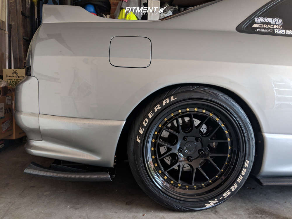 1996 Nissan Skyline R33 Base with 18x9.5 Aodhan DS06 and Federal 265x35 ...