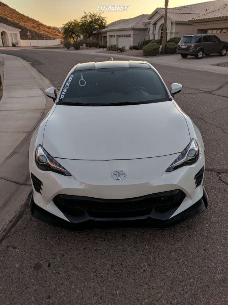 2017 Toyota 86 Base with 18x9.5 ESR Sr08 and Nexen 245x35 on Stock ...