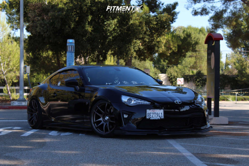 2018 Toyota 86 GT with 18x9.5 ESR Sr08 and Federal 225x35 on Coilovers | 809826 | Fitment Industries