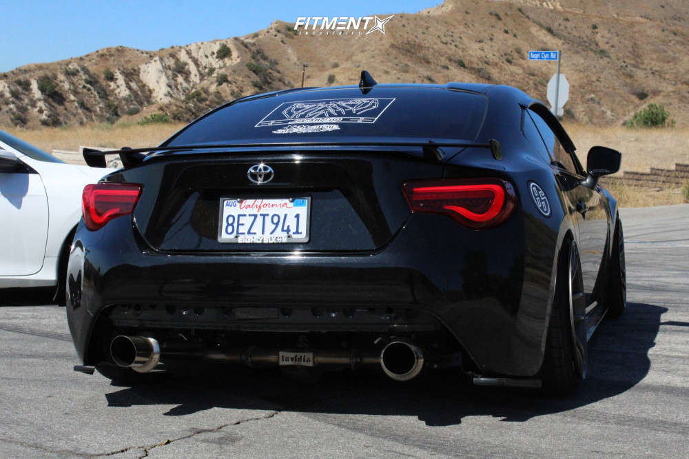2018 Toyota 86 GT with 18x9.5 ESR Sr08 and Federal 225x35 on Coilovers | 809826 | Fitment Industries