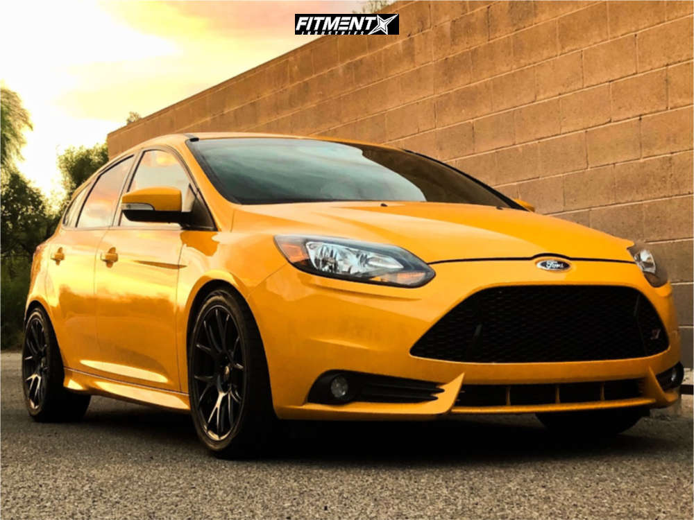 2014 Ford Focus ST with 18x8.5 Konig Ampliform and Achilles 245x40 on ...