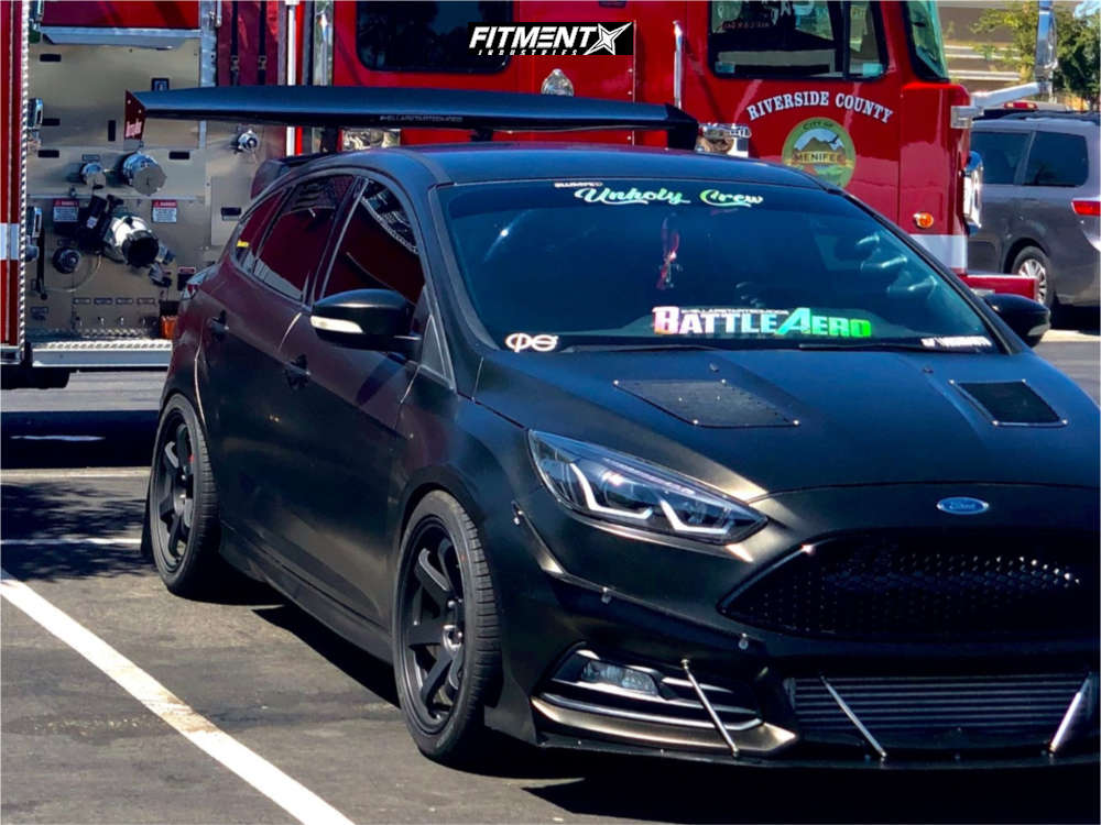 2015 Ford Focus ST with 18x9.5 Rota Grid and Falken 275x35 on Coilovers ...