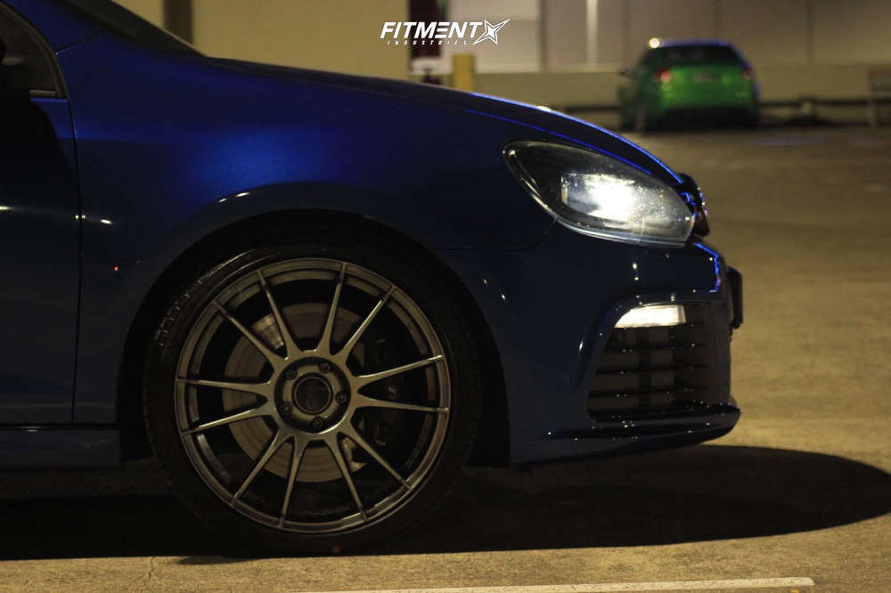 2011 Volkswagen Golf R Base with 19x8 OZ Racing Ultraleggera and Dunlop ...