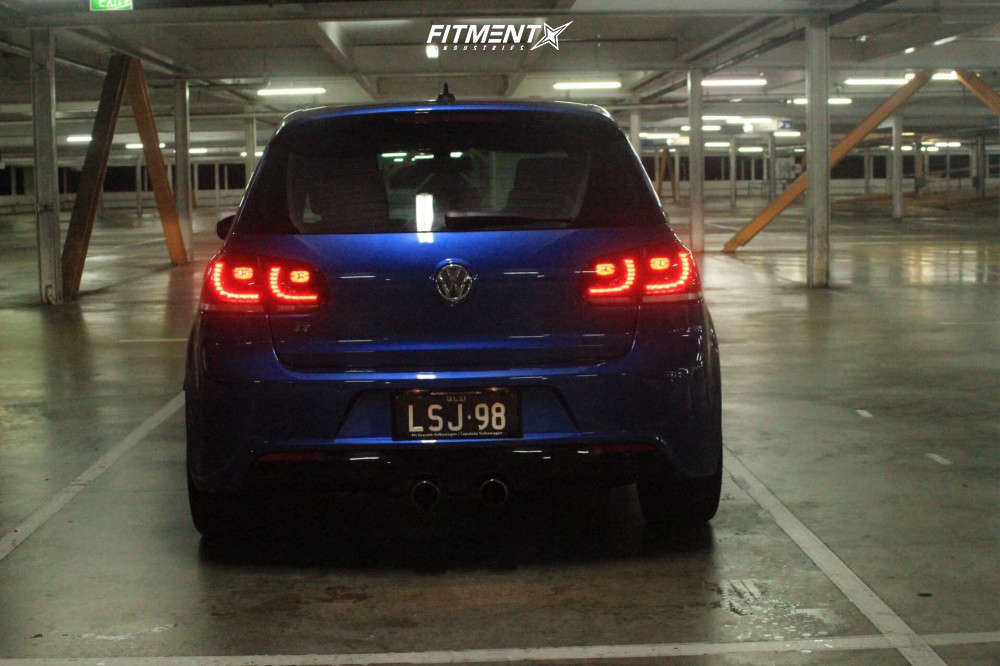 2011 Volkswagen Golf R Base with 19x8 OZ Racing Ultraleggera and Dunlop ...