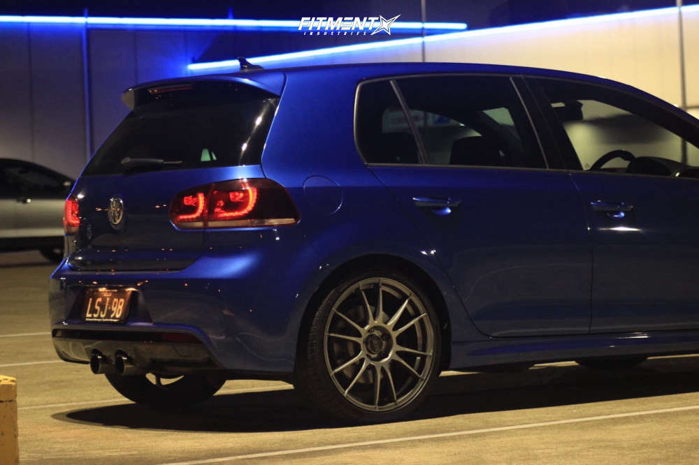 2011 Volkswagen Golf R Base with 19x8 OZ Racing Ultraleggera and Dunlop ...
