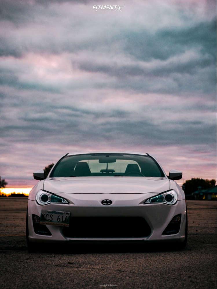 2015 Scion FR-S Base with 18x9.5 JNC Jnc004 and Achilles 225x40 on ...