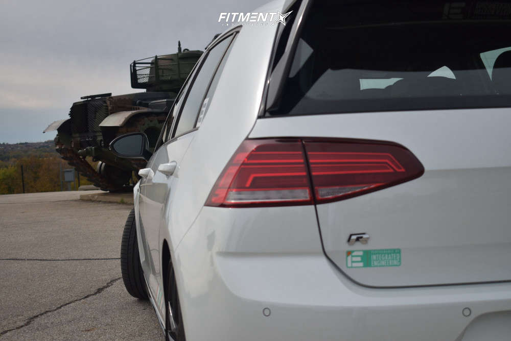 2019 Volkswagen Golf R Base with 18x7.5 OEM Wheels Sagitta and ...