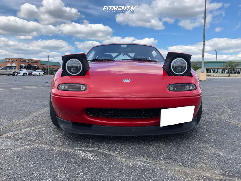 1995 Mazda MX-5 Miata Base with 15x8 TR Motorsport C3M and Hankook ...
