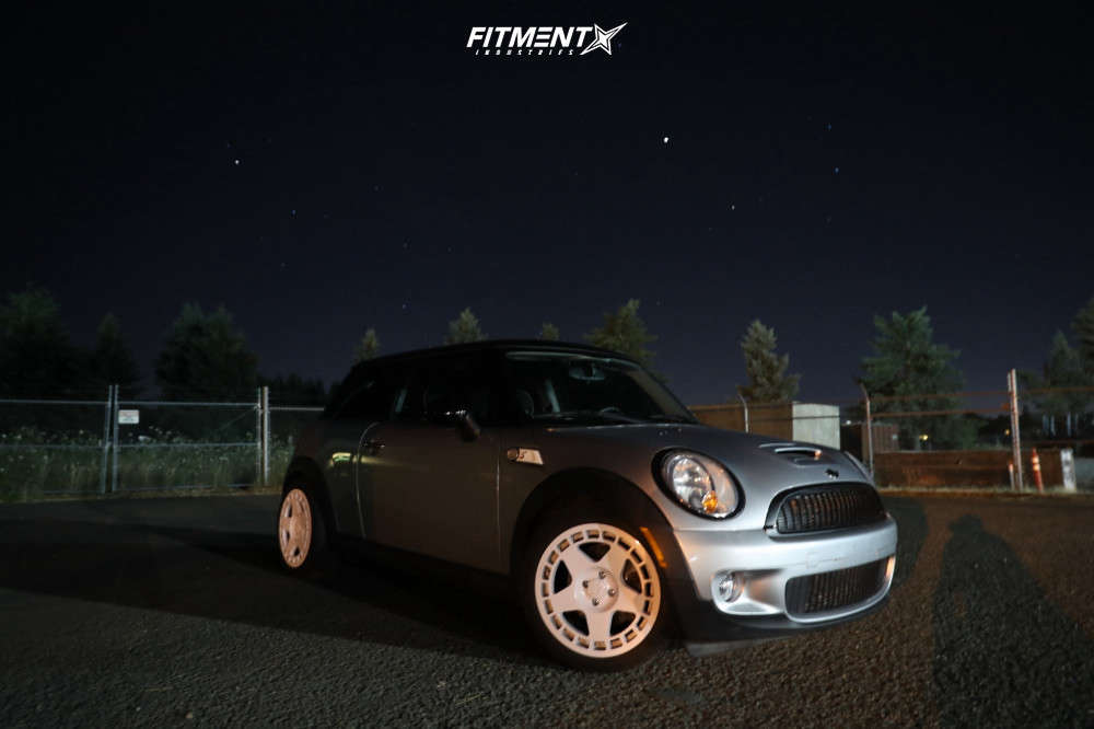 2008 Mini Cooper S with 17x7.5 Fifteen52 Turbomac and Barum 215x45 on ...