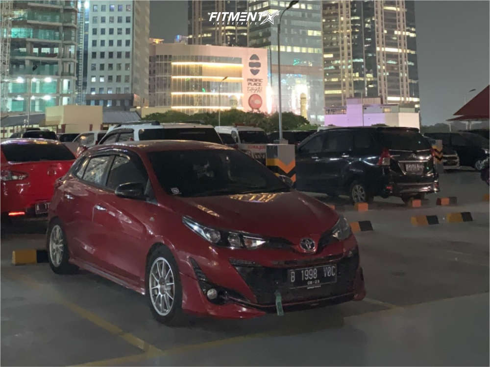 2018 Toyota Yaris SE with 16x7 WedsSport Tc-105n and GT Radial 205x50 ...