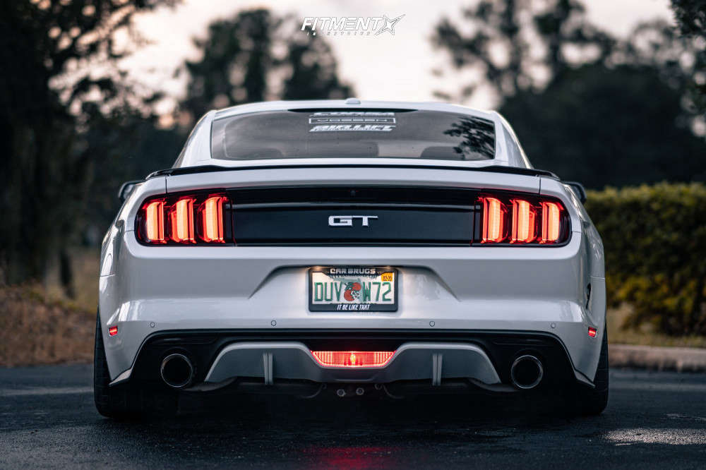 2017 Ford Mustang GT Premium with 20x9 Vossen Cv3 and Nitto 275x30 on ...