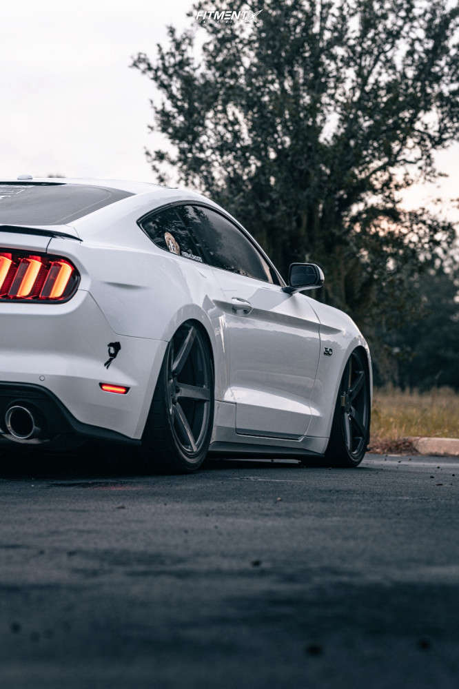 2017 Ford Mustang GT Premium with 20x9 Vossen Cv3 and Nitto 275x30 on ...