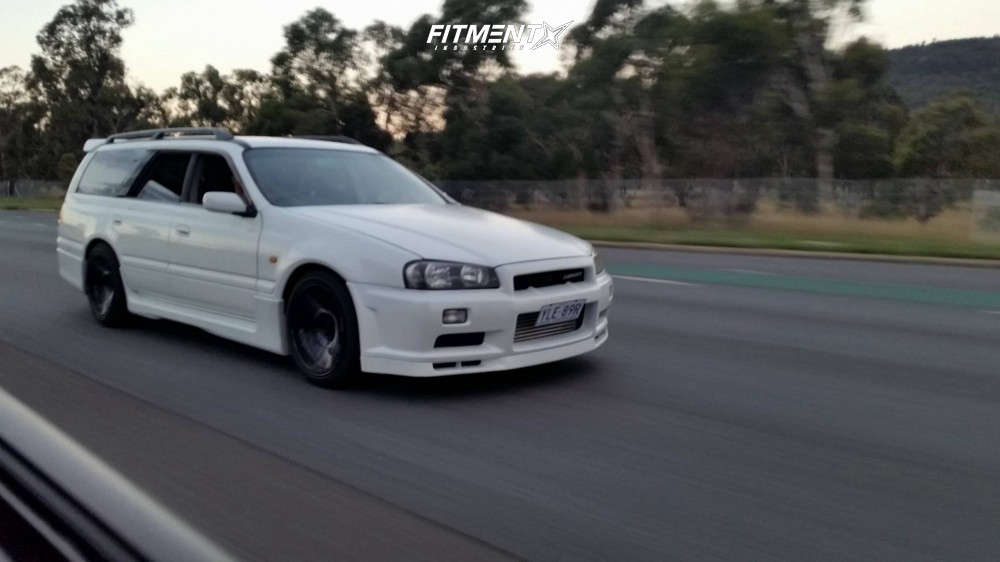 1999 Nissan Stagea Base with 18x9.5 Cosmis Racing S1 and Pirelli 245x35 ...