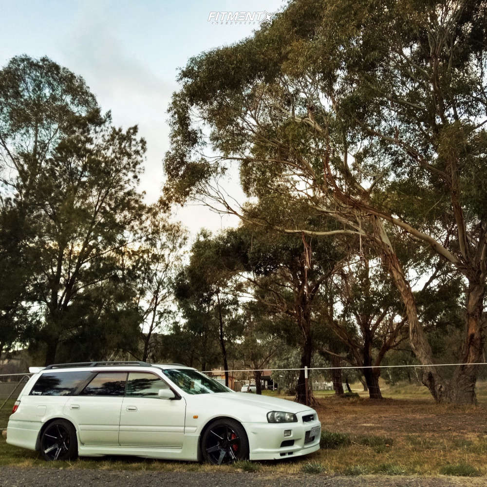 1999 Nissan Stagea Base with 18x9.5 Cosmis Racing S1 and Pirelli 245x35 ...