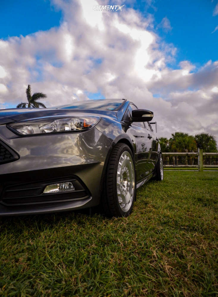 2016 Ford Focus ST with 18x8.5 Rotiform Ccv and General 265x35 on Stock ...