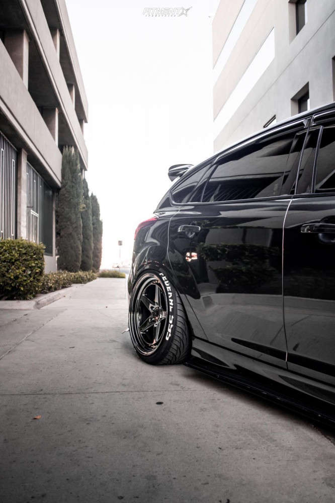2017 Ford Focus ST with 18x9.5 Aodhan Ds05 and Federal 215x40 on ...