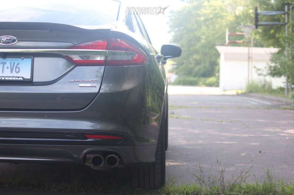 2018 Ford Fusion Sport with 20x8.5 Drag Dr69 and Michelin 235x40 on ...