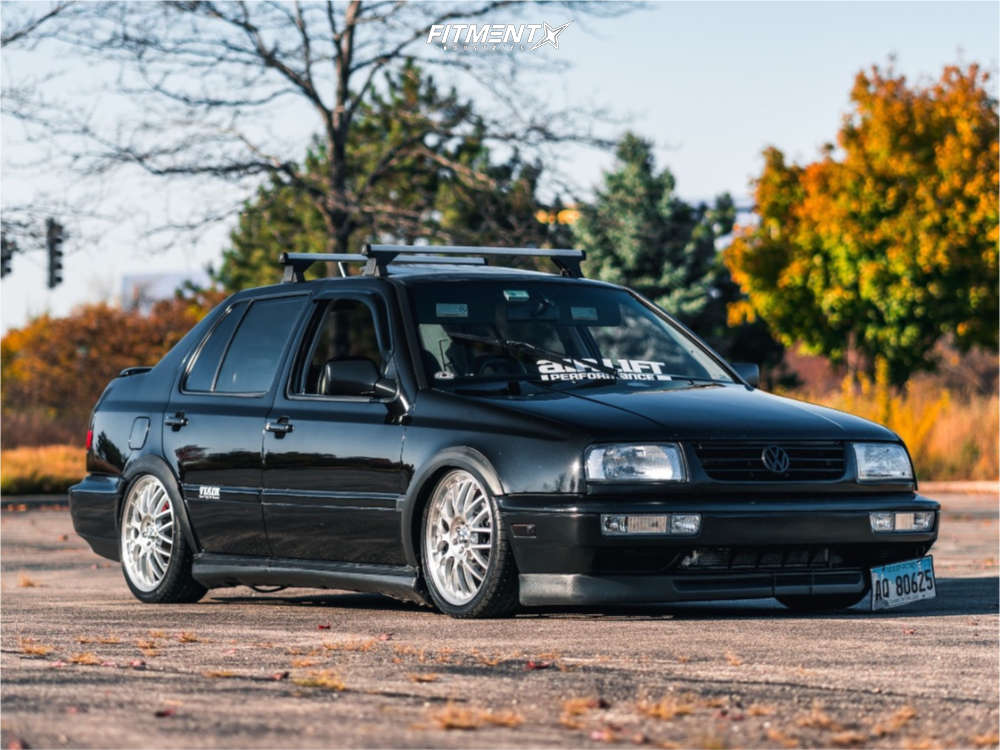1997 Volkswagen Jetta GLX with 17x7.5 Sacchi S25 and Milestar 205x40 on ...