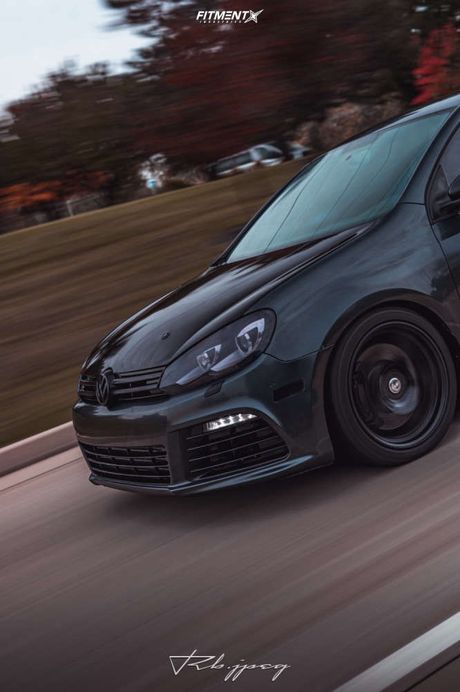 2012 Volkswagen Golf R Base with 17x8 Neuspeed RSe52 and Continental ...